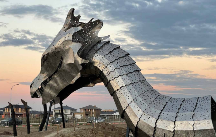 Dragons, helicopter whale gunboats .. art for heart's sake - Noel Murphy